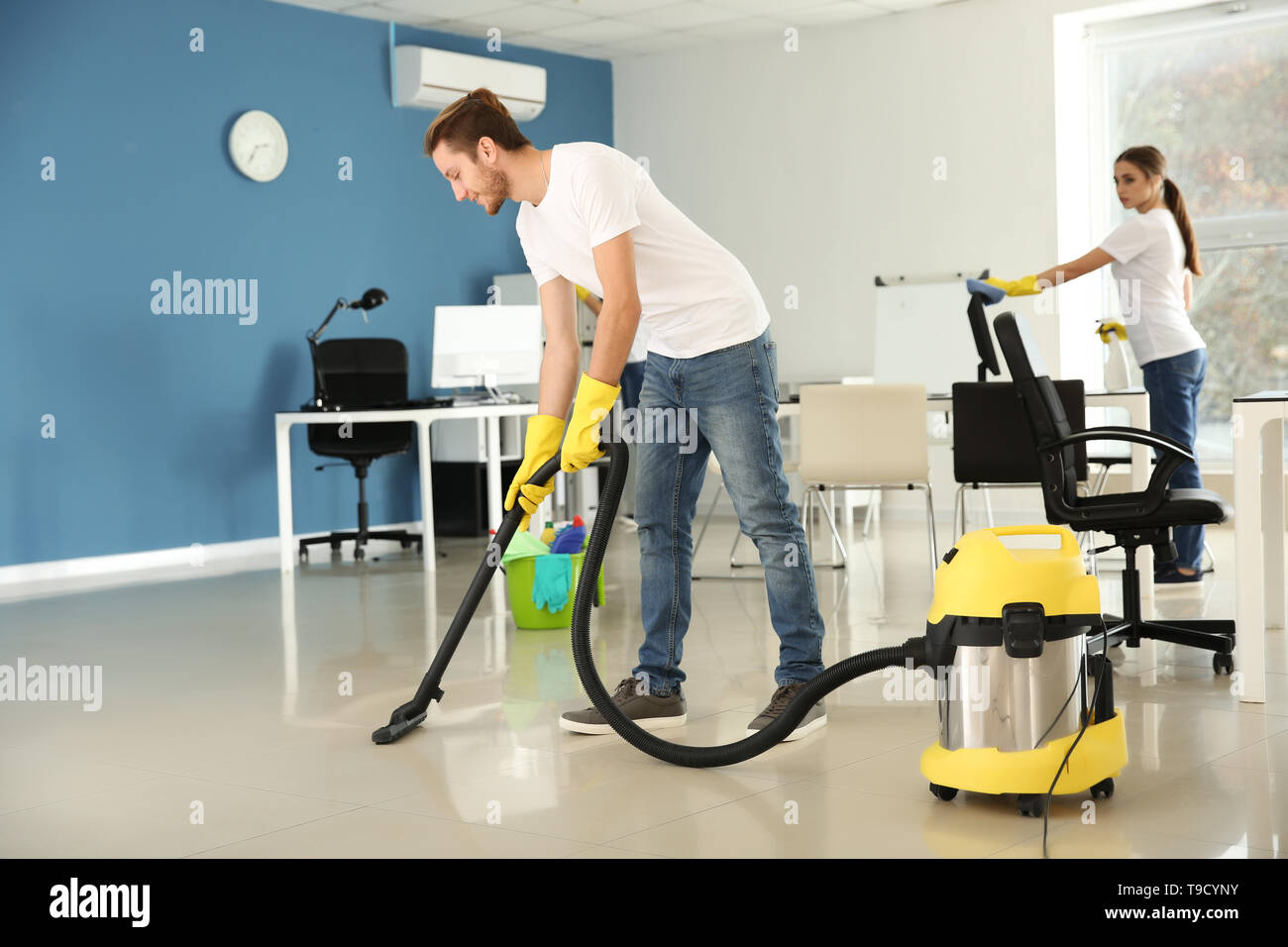 Janitors hi-res stock photography and images - Alamy