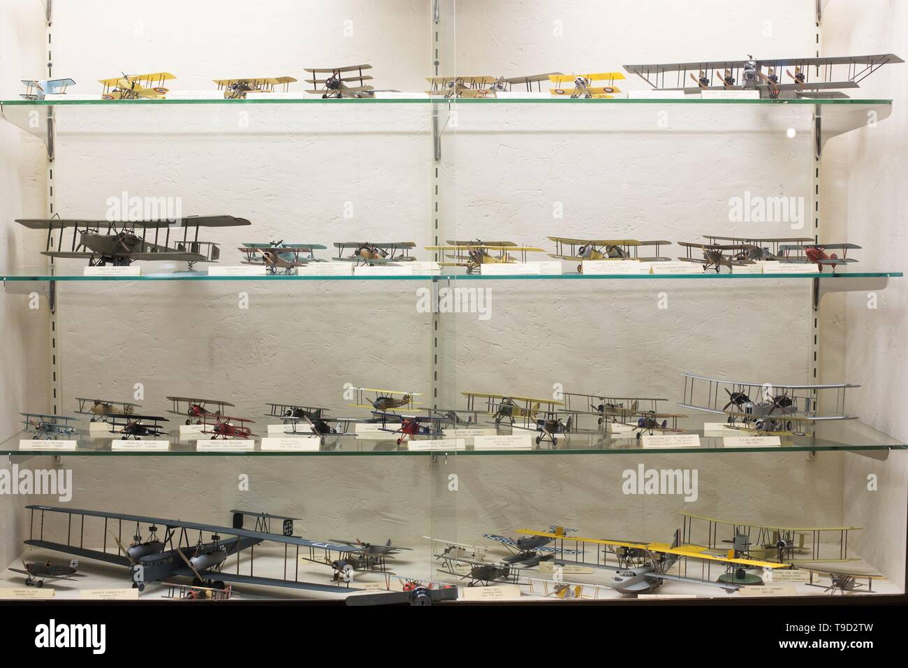 Display Shelves For Model Airplanes at Rita Skelley blog