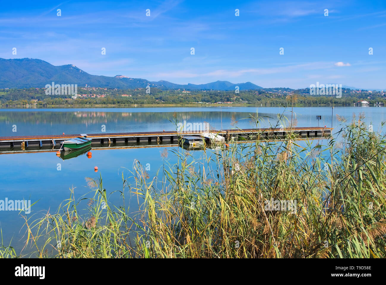 Lago di varese hi-res stock photography and images - Alamy