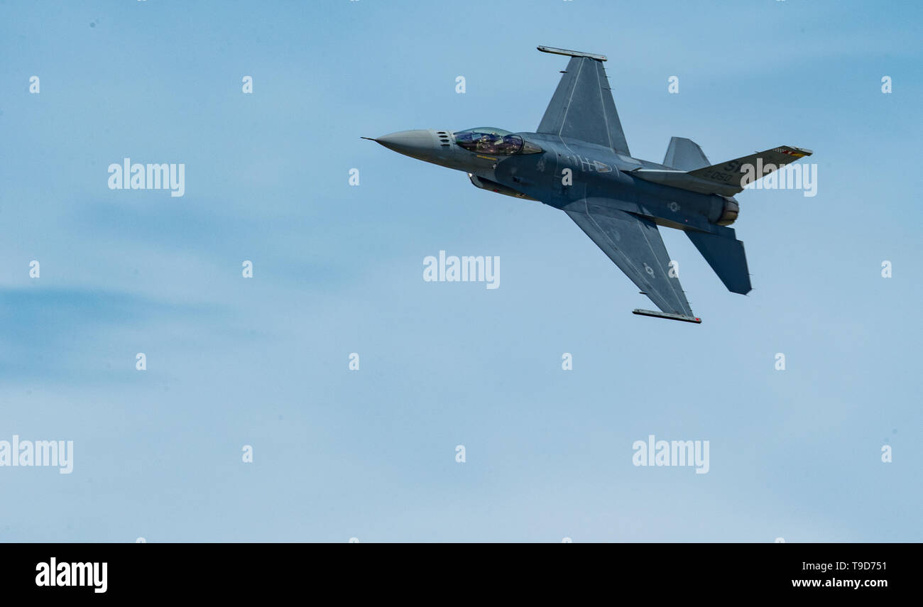 U.S. Air Force Maj. Garret "Toro" Schmitz, F-16 Viper Demonstration ...