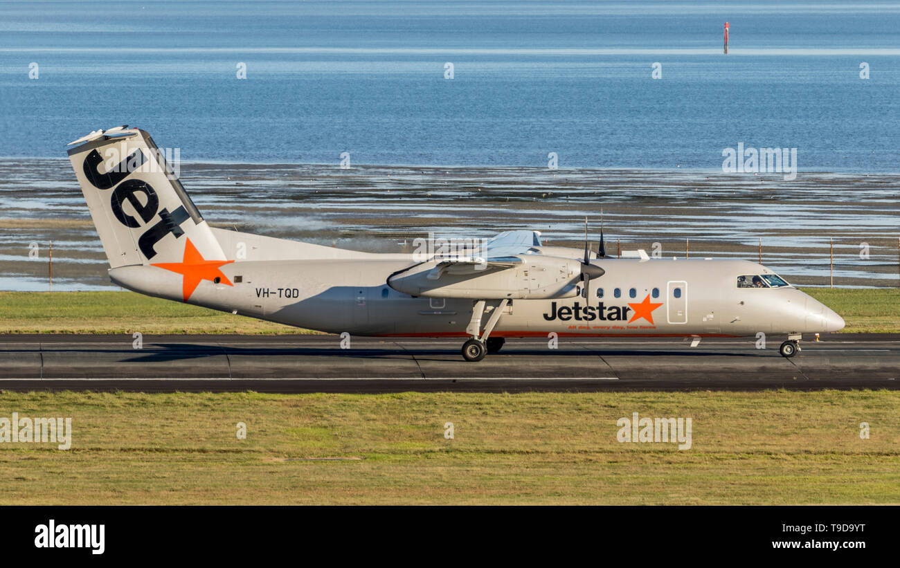 Jetstar Airways Bombardier Dash 8-Q315 at Auckland airport, New Zealand ...