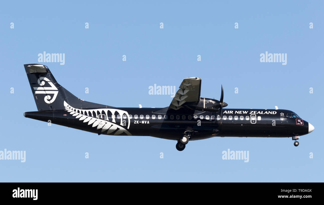 Air New Zealand link (Mount Cook ) at Auckland International airport ...