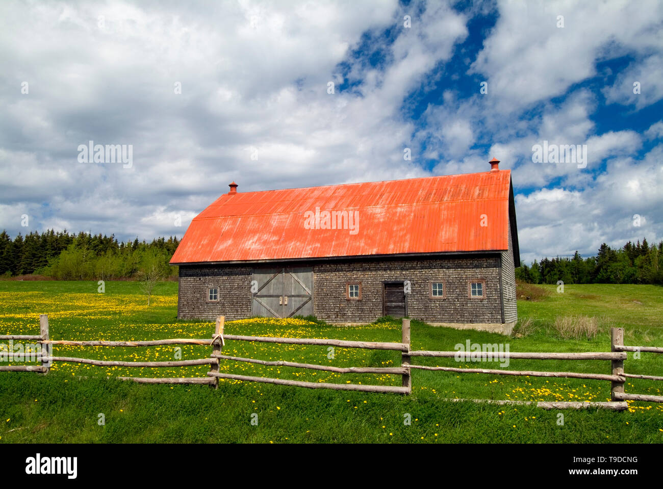 Barns quebec farms agriculture hi-res stock photography and images - Alamy