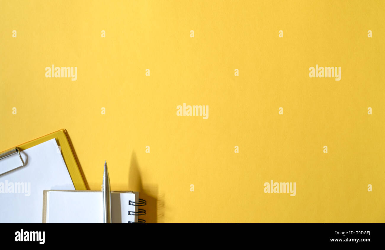 Office table top view hi-res stock photography and images - Alamy