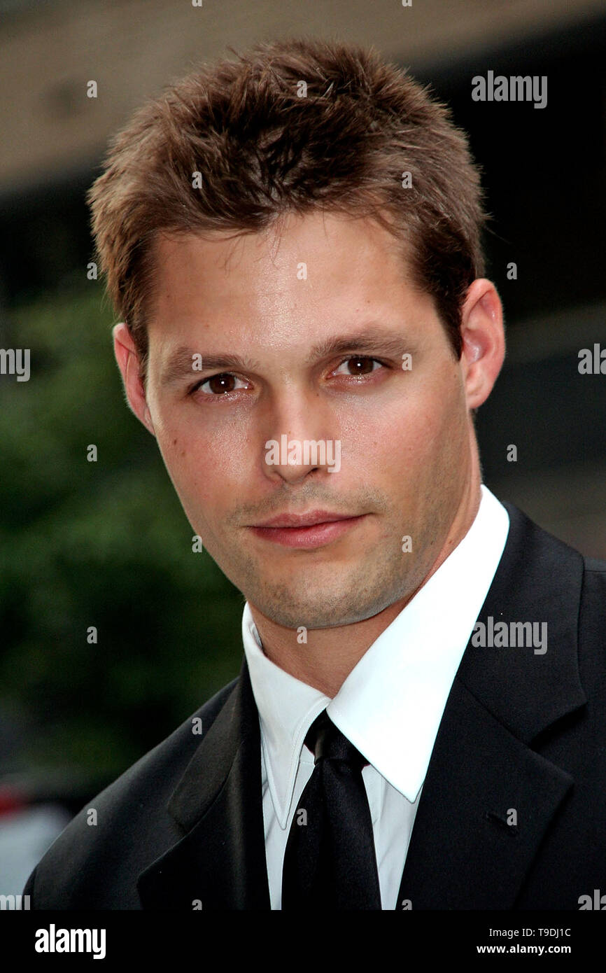 Justin bruening hi-res stock photography and images - Alamy