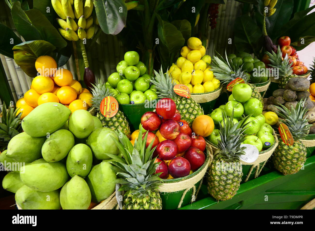 A selection of fresh fruits, at a fruit market Stock Photo - Alamy
