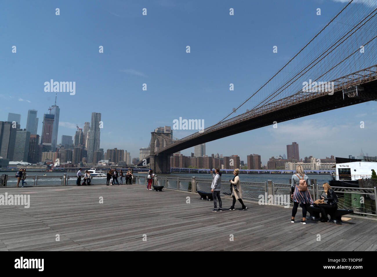Brooklyn bridge full view hi-res stock photography and images - Alamy