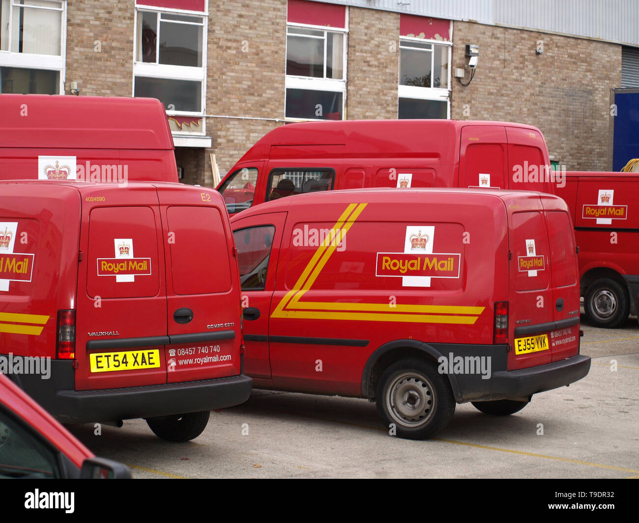 Striking post service hi-res stock photography and images - Alamy