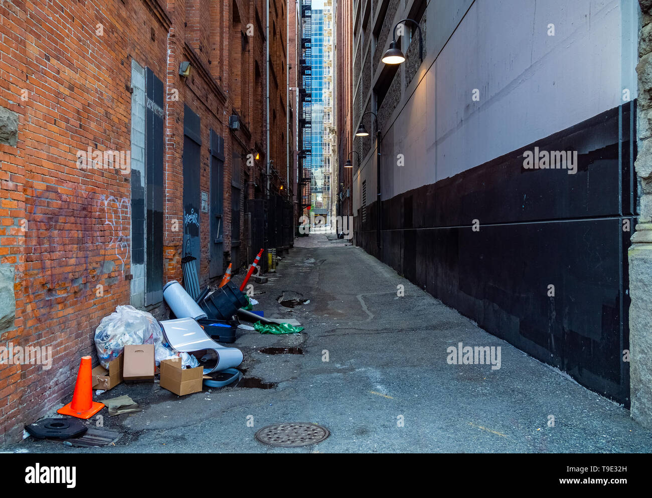 Dirty city hi-res stock photography and images - Alamy