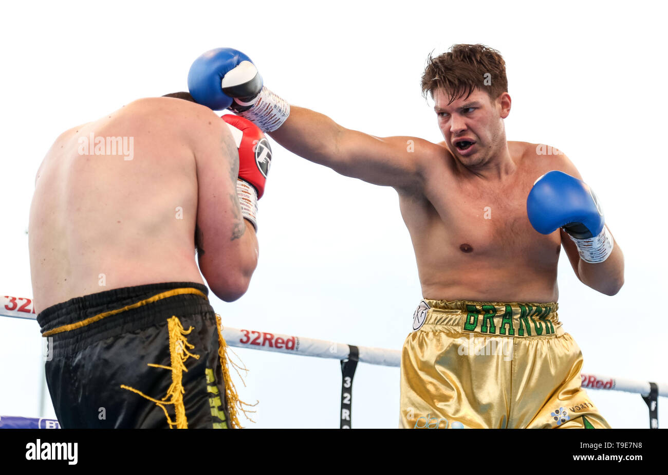 James Branch Jnr (right) and Jan Hrazdira in their Cruiserweight bout ...