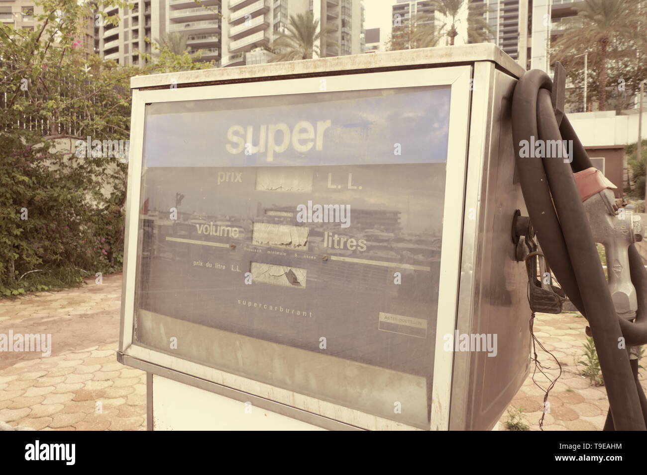 Fuel gas station icon hi-res stock photography and images - Alamy