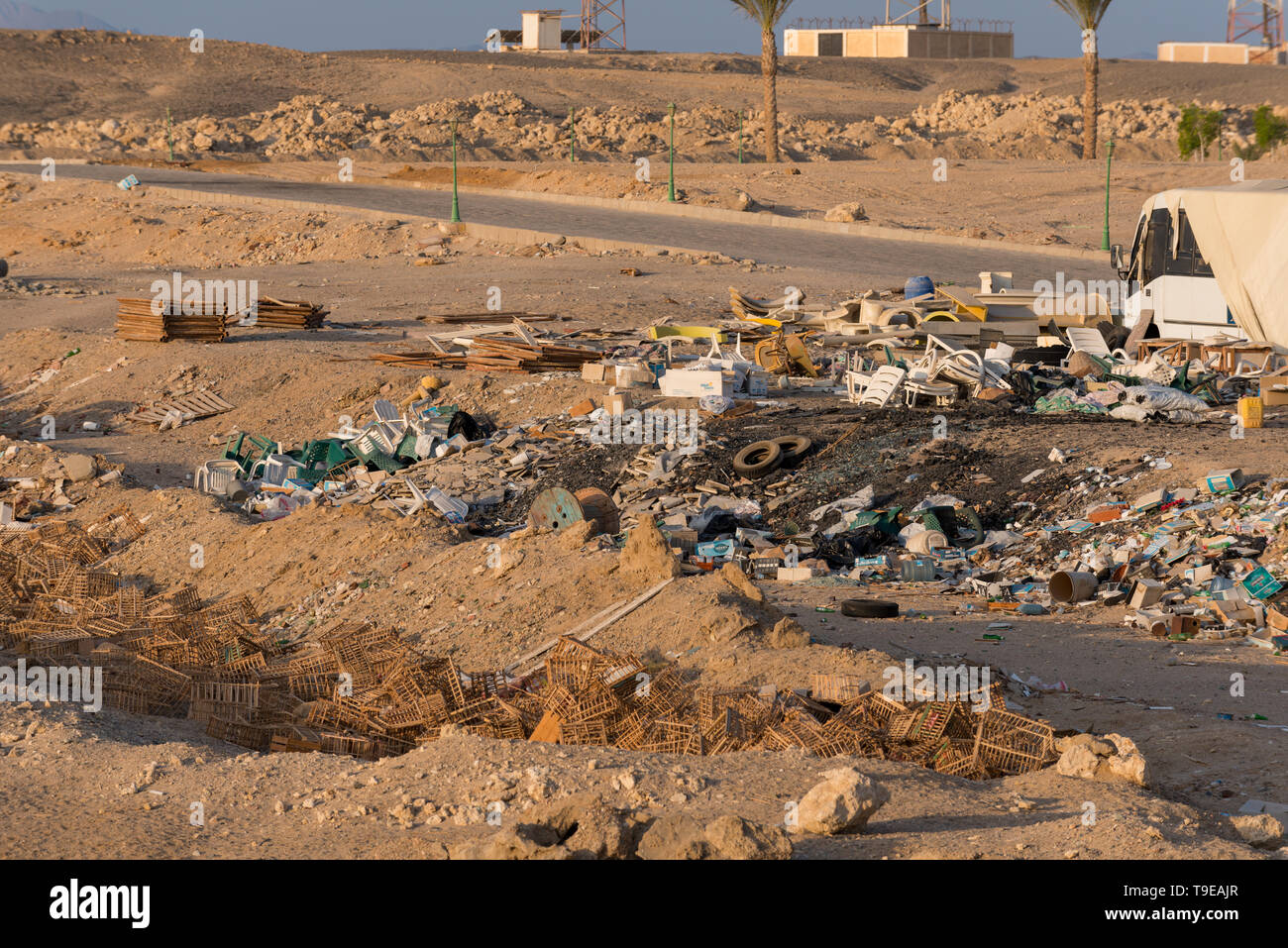 Bus trash hi-res stock photography and images - Alamy
