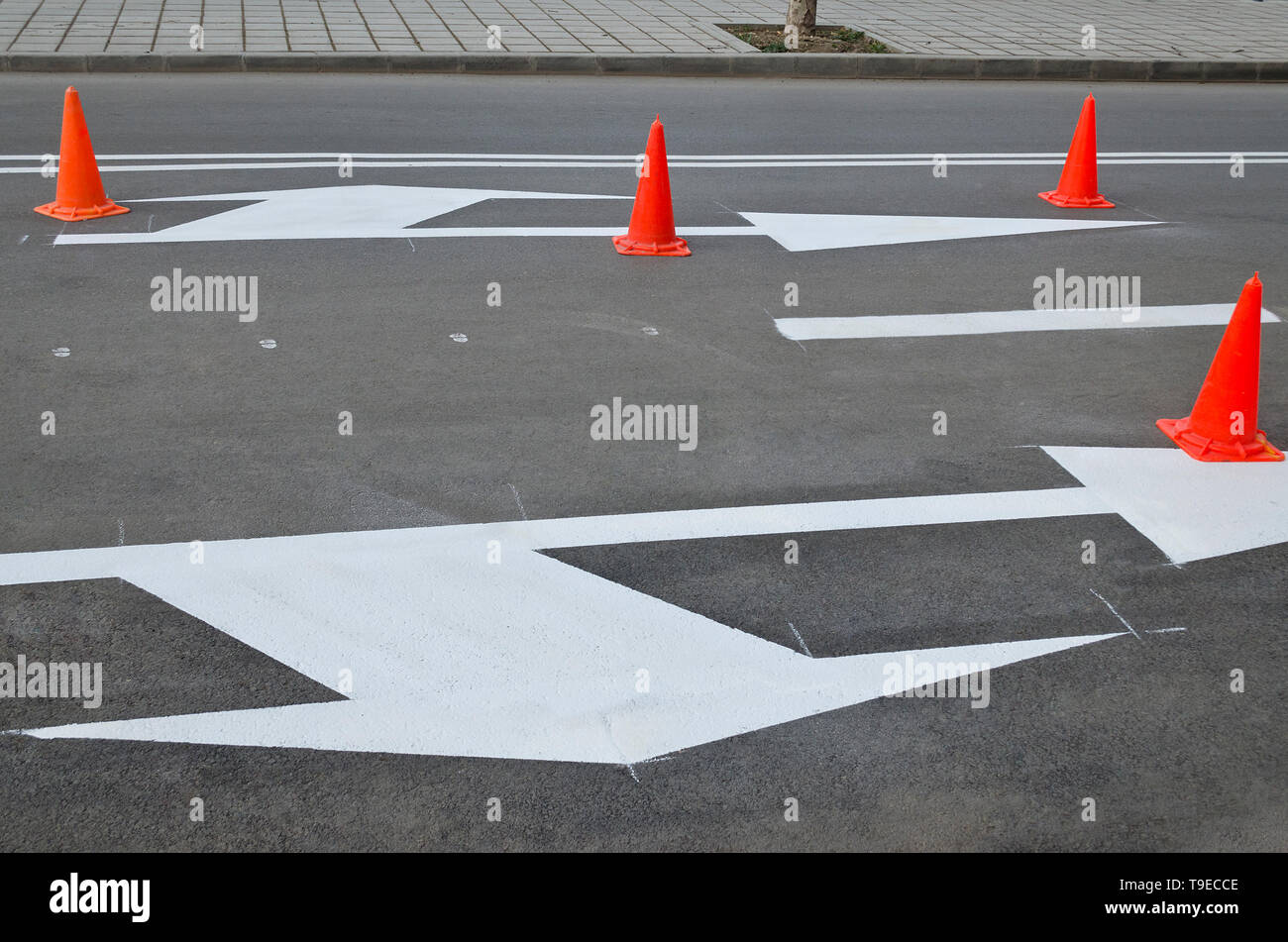 Road markings arrow hi-res stock photography and images - Alamy