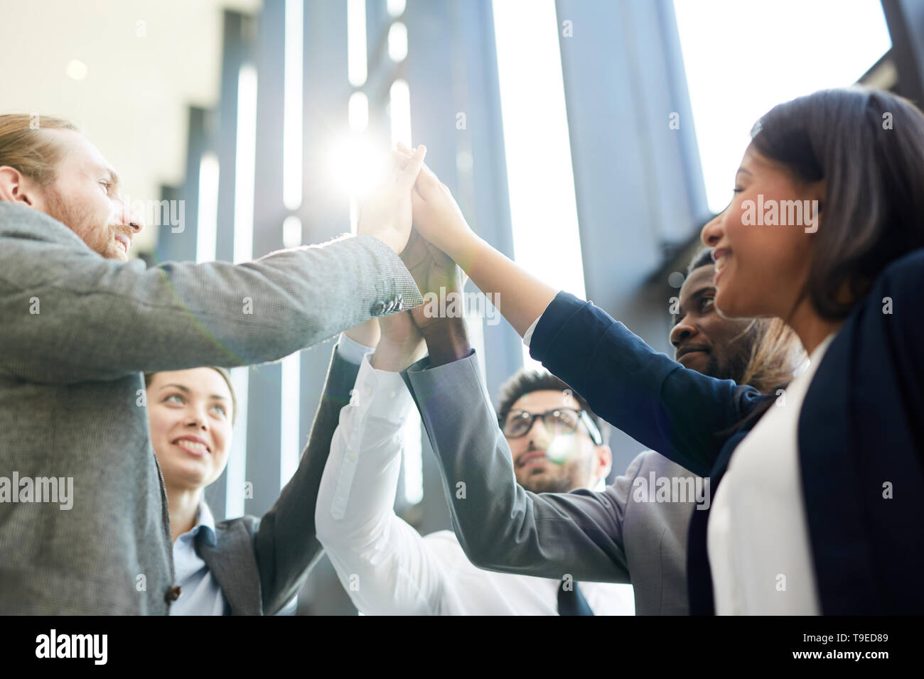 Business teambuilding hi-res stock photography and images - Alamy