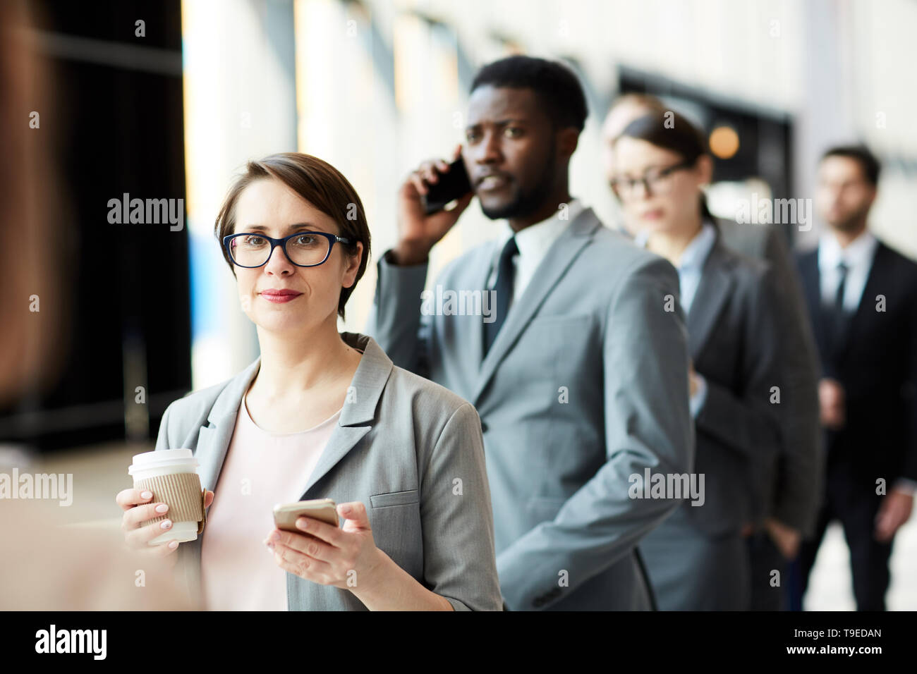 Human queue hi-res stock photography and images - Alamy