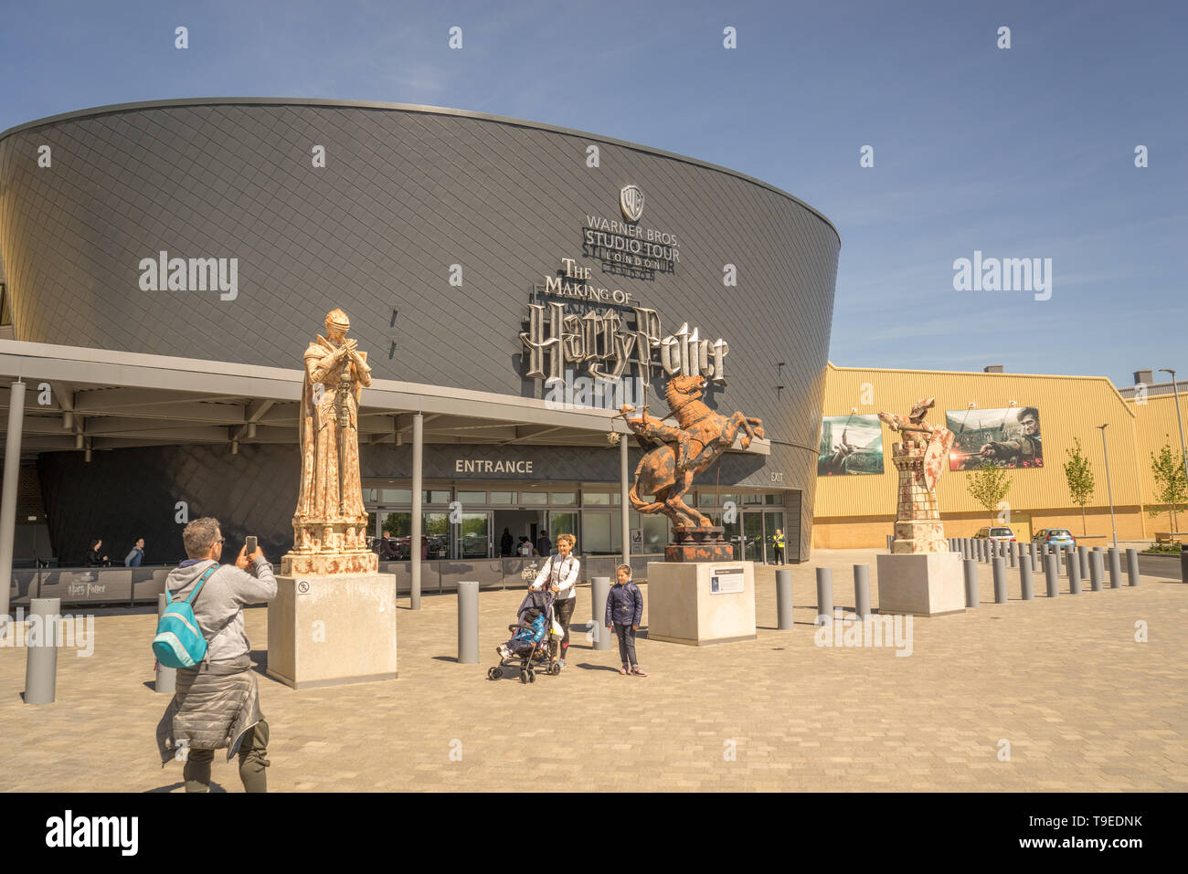Main entrance building with tour signage, Warner Bros. Studio Tour ‘The ...