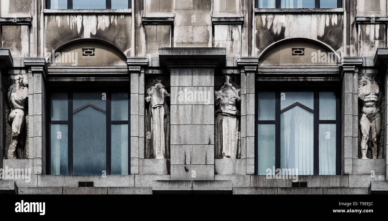 Zimbabwe house epstein hi-res stock photography and images - Alamy
