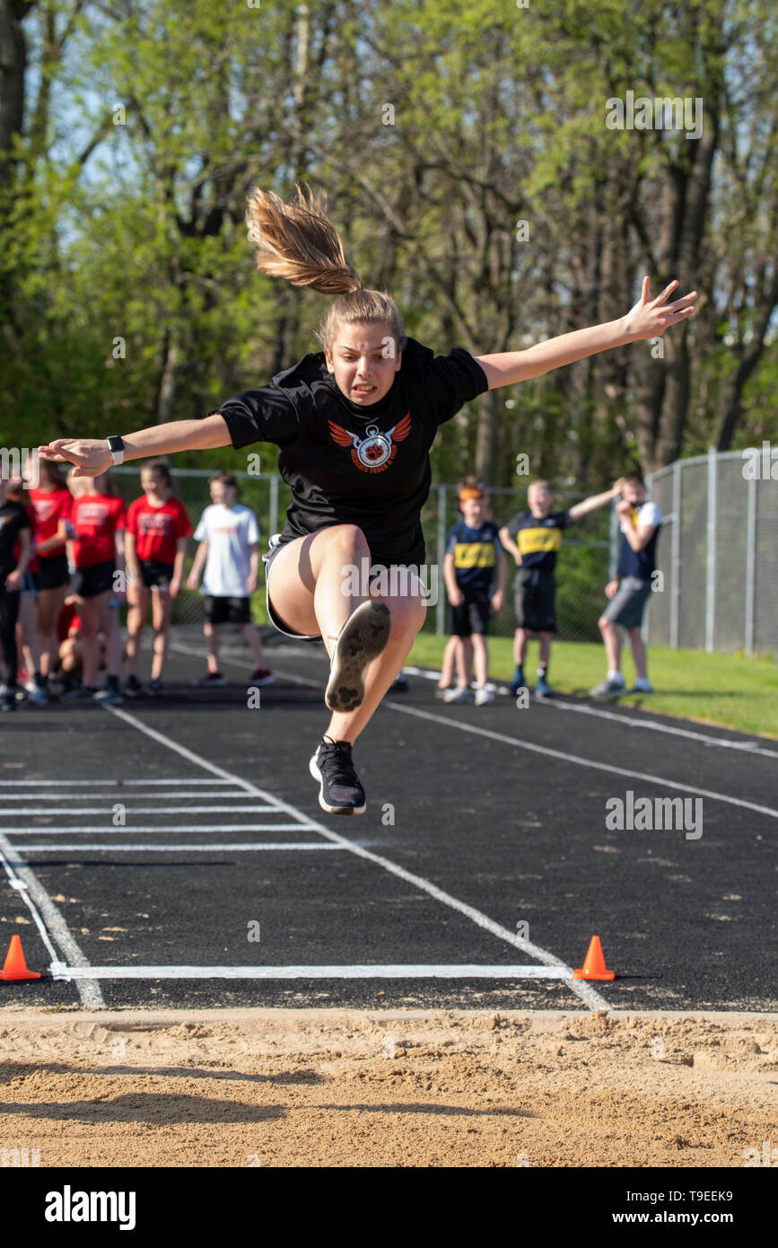 Junior high school girl track hi-res stock photography and images - Alamy
