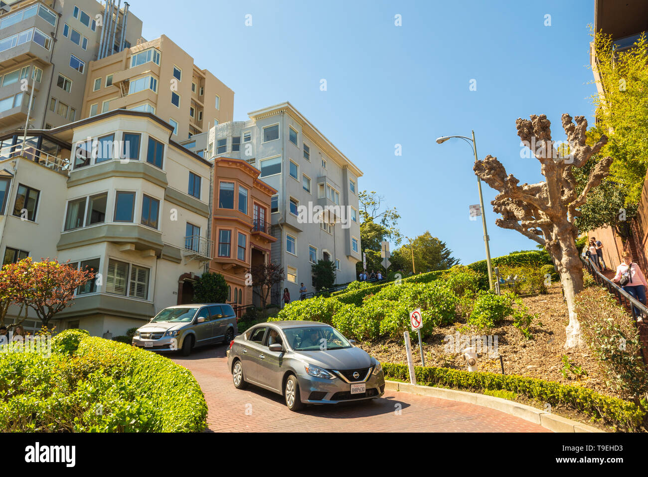 SAN FRANCISCO, USA - March 30, 2019: Lombard Street, known as crooked ...