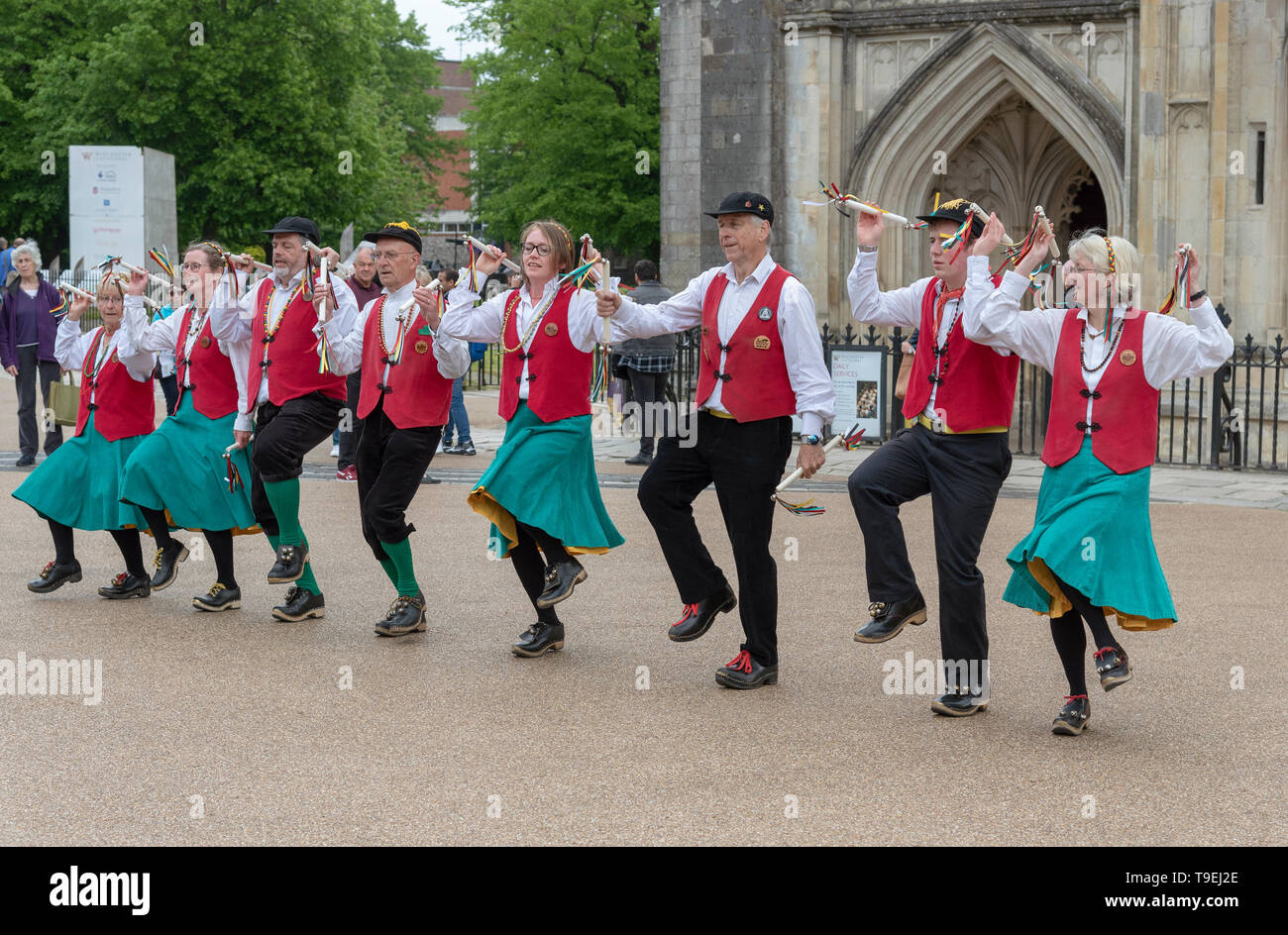Dancing troop hi-res stock photography and images - Alamy