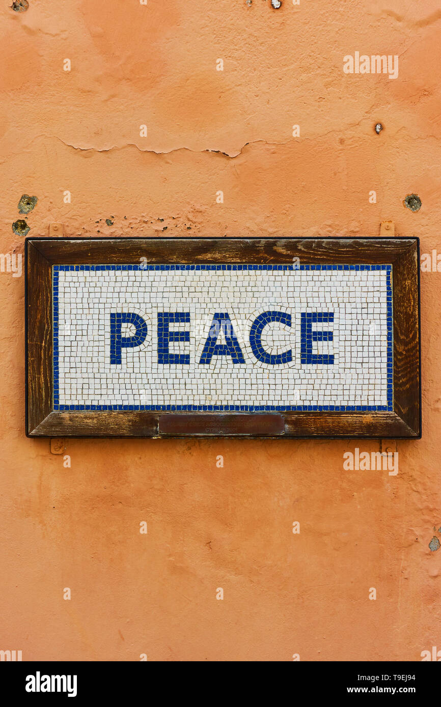Checkpoint line hi-res stock photography and images - Alamy