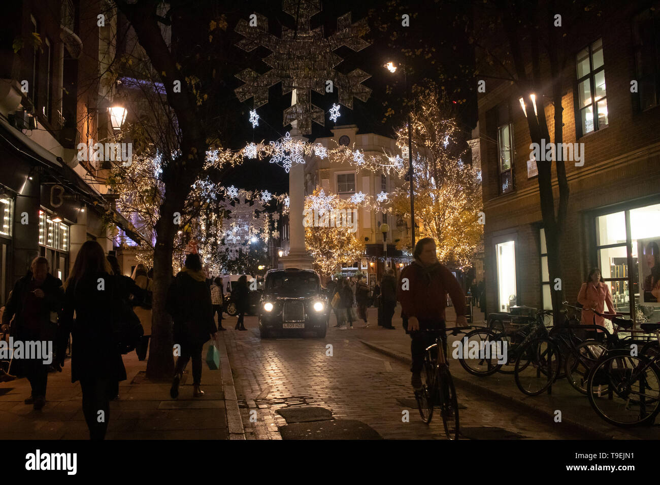 Advent in london hi-res stock photography and images - Alamy