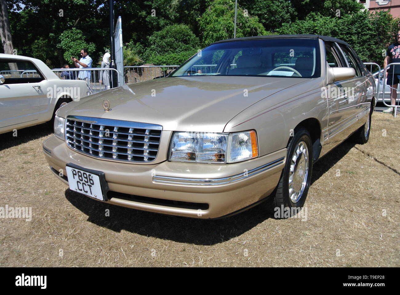 1997 cadillac de ville hi-res stock photography and images - Alamy