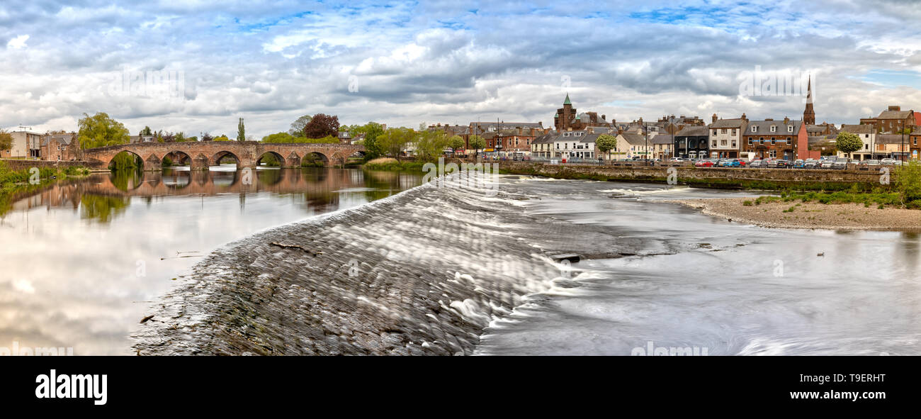 The Devorgilla Bridge and Dumfries in Scotland Stock Photo - Alamy