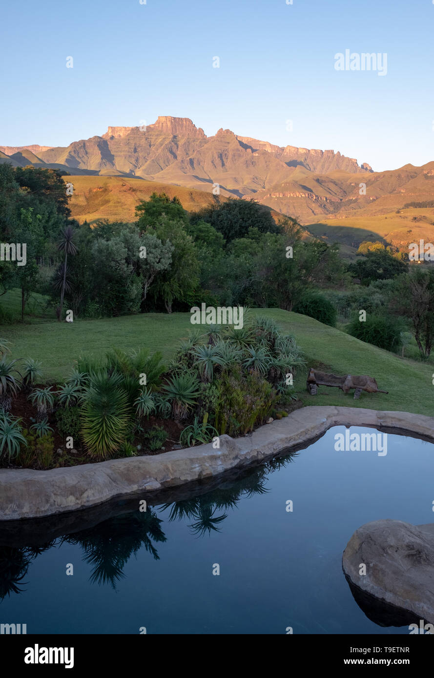 Champagne Castle, Cathkin Peak and Monk`s Cowl, part of the central ...