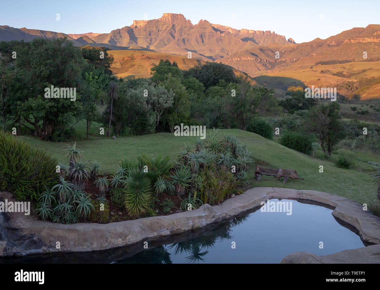 Champagne Castle, Cathkin Peak and Monk`s Cowl, part of the central ...