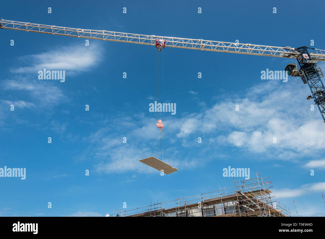 Lift slab hi-res stock photography and images - Alamy