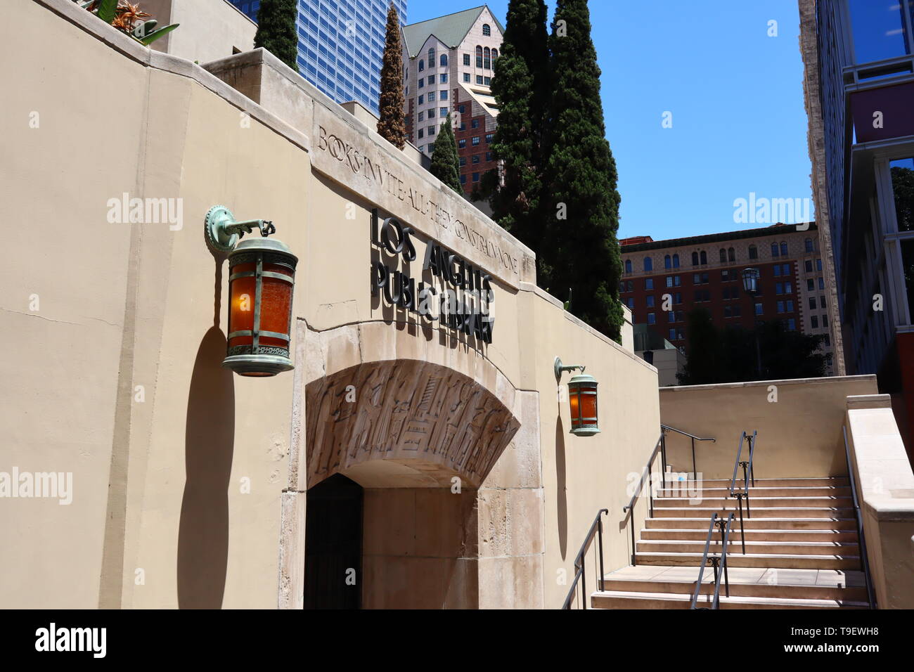 View los angeles public library building in downtown los angeles hi-res ...