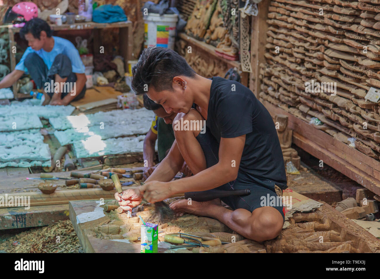 Wood carvers hi-res stock photography and images - Alamy