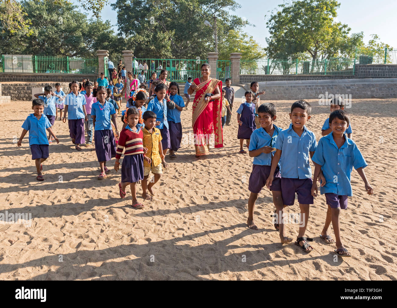 School trip india hi-res stock photography and images - Alamy
