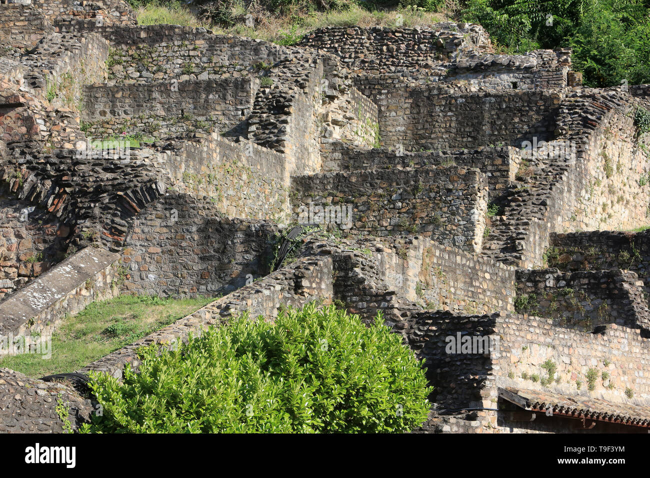 Mur de ruines hi-res stock photography and images - Alamy
