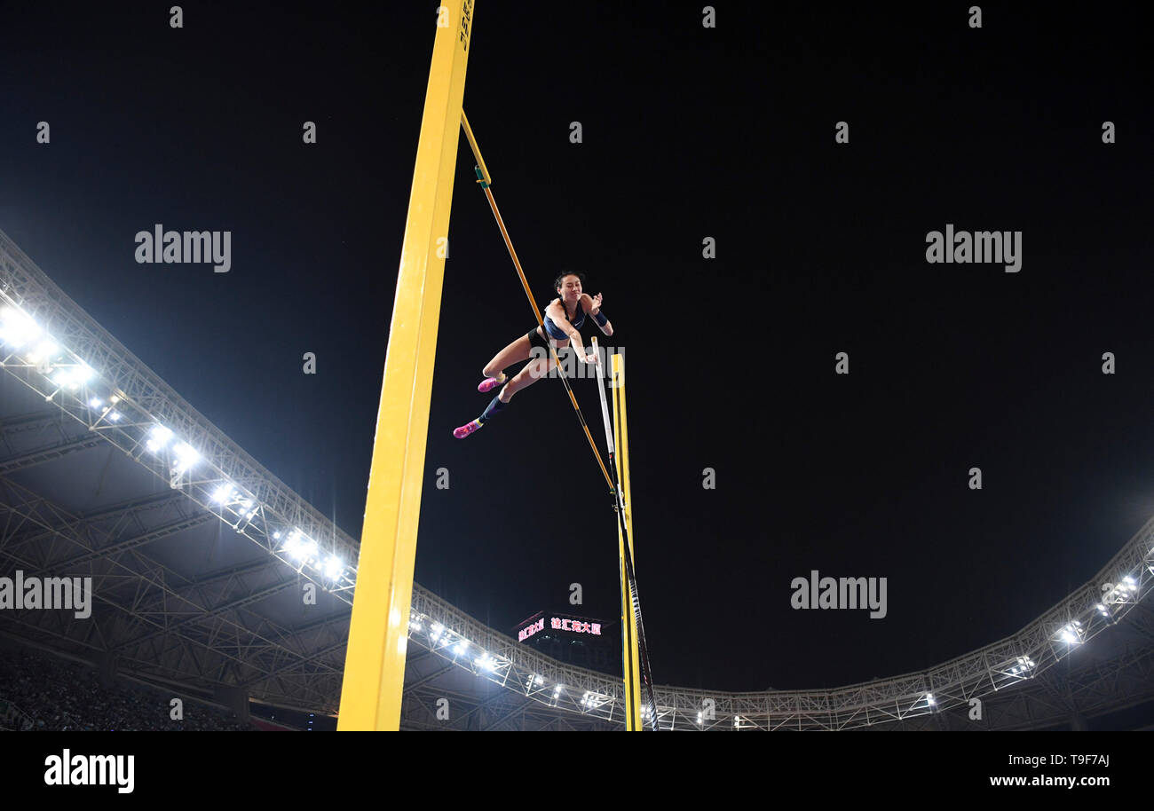 Ling Li Pole Vault High Resolution Stock Photography and Images - Alamy