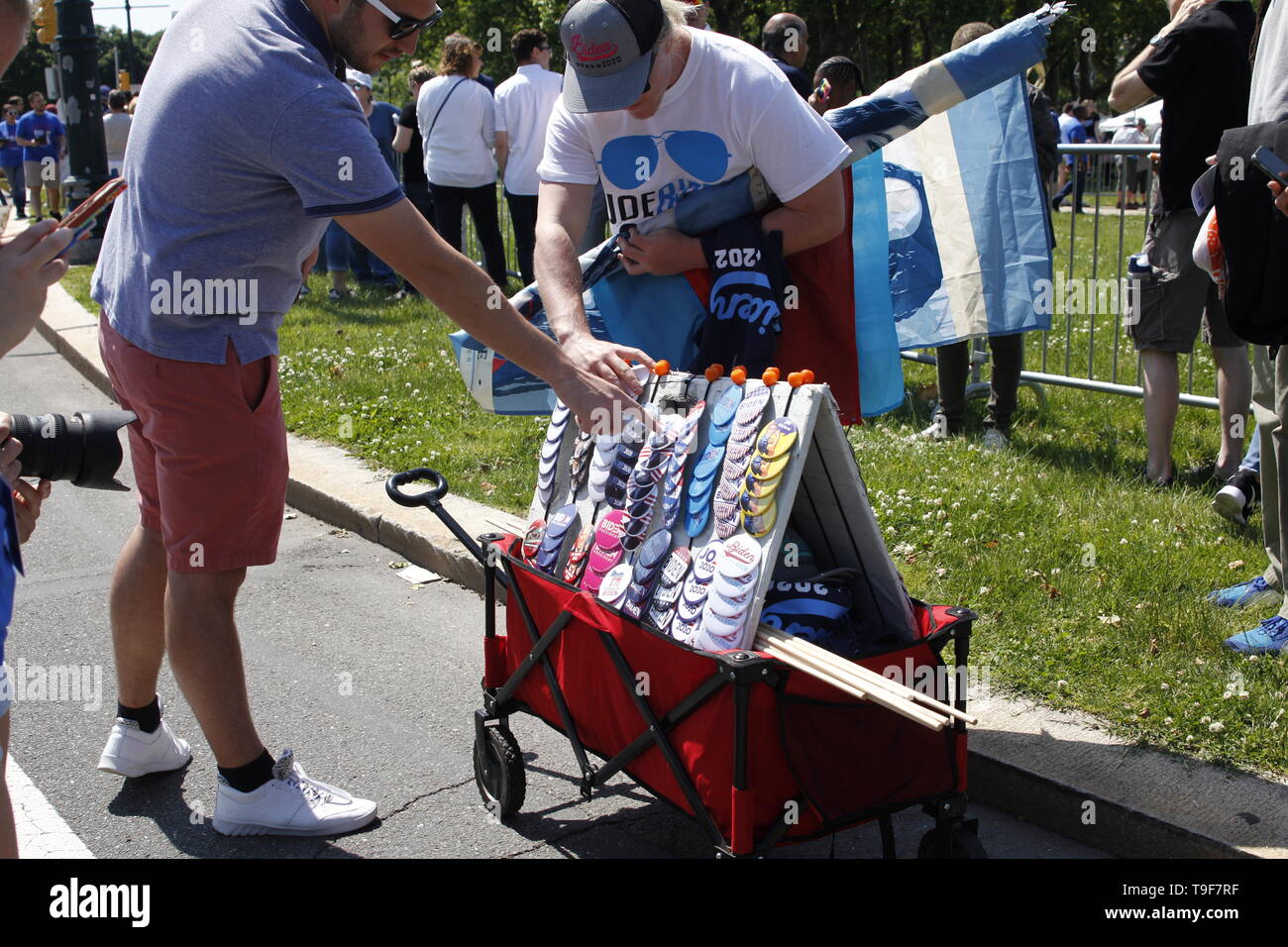 Kick off campaign hi-res stock photography and images - Alamy