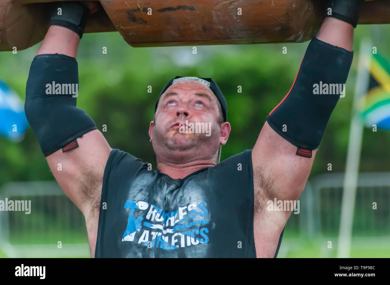 Paisley, Scotland, UK. 18th May, 2019. A strongman competes in the log ...