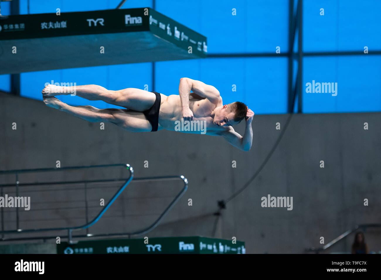 London, UK. 18th May, 2019. Jack Laugher of Great Britain competes in ...