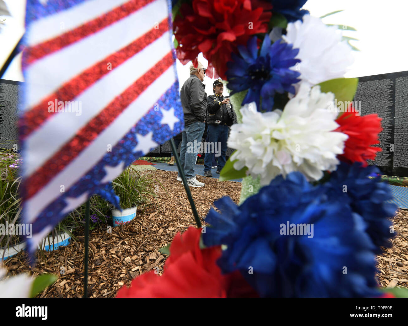 Racine, Wisconsin, USA. 18th May, 2019. Visitors to the Moving Wall, a ...