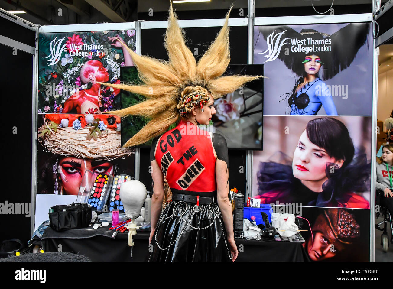 Anna maria hunt hi-res stock photography and images - Alamy