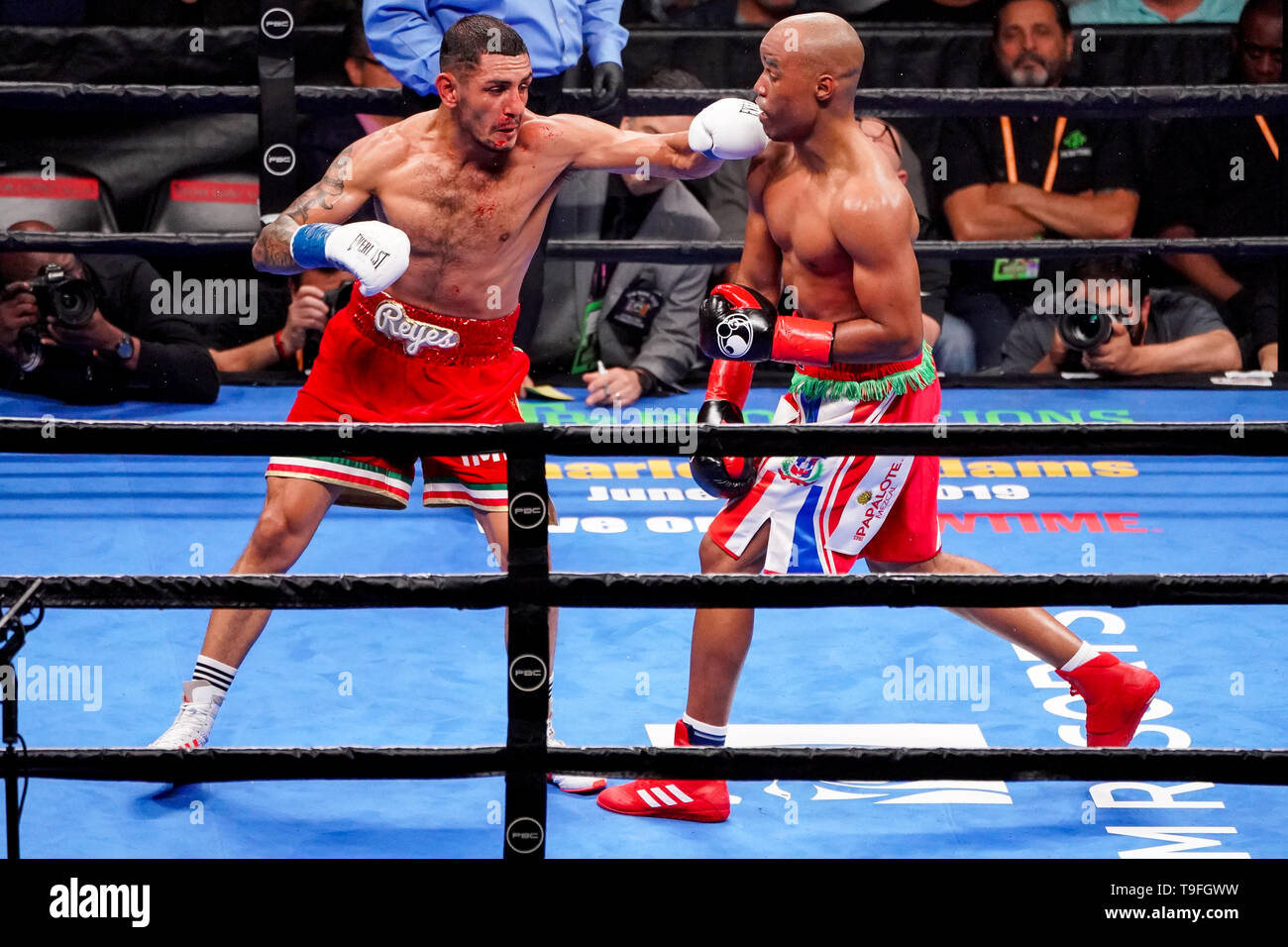 Mendez boxing hi-res stock photography and images - Alamy