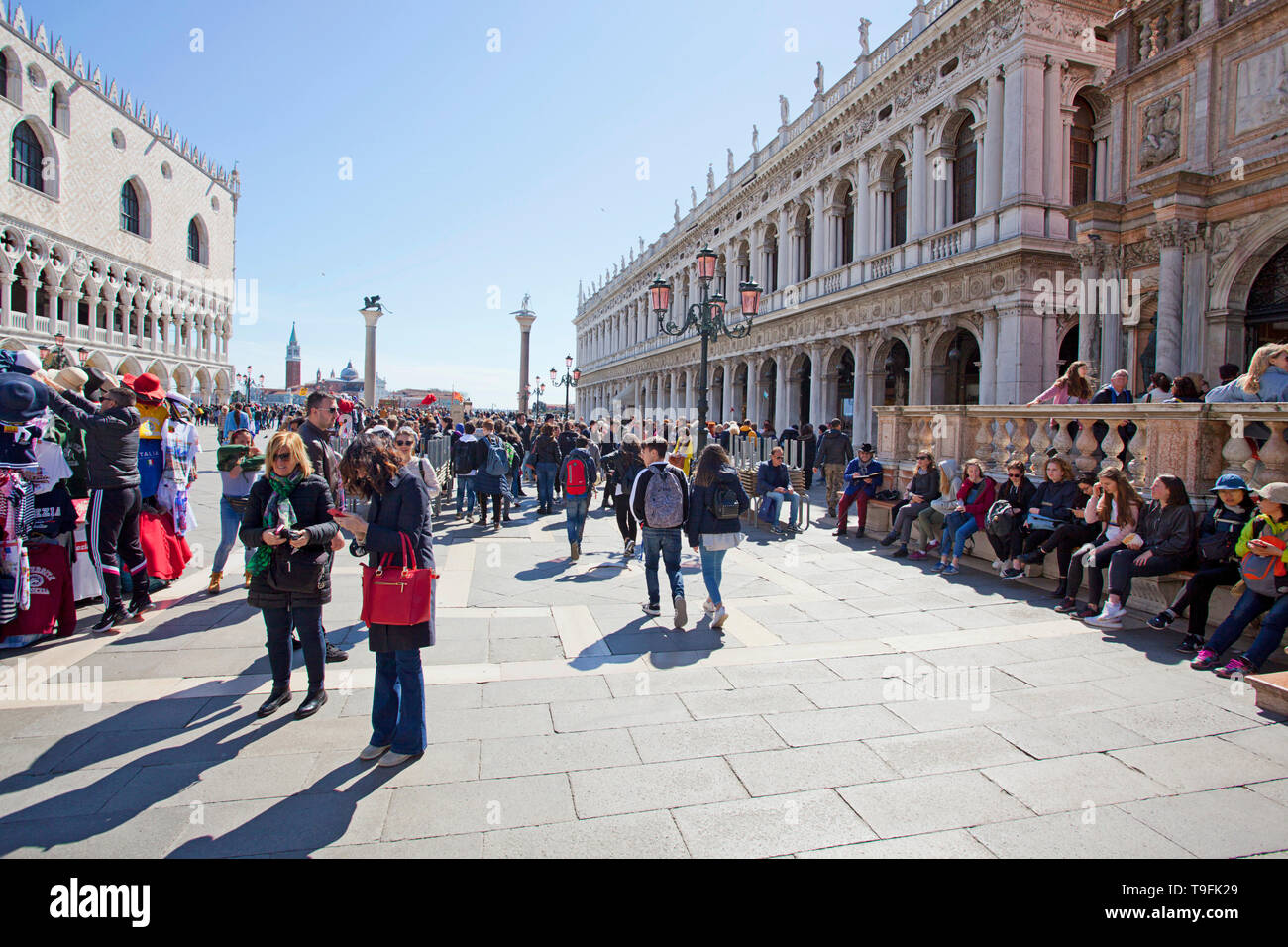Venice italy crowded hi-res stock photography and images - Alamy