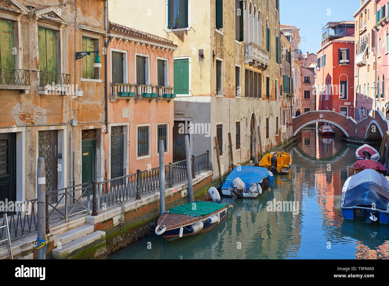 Floating bridges hi-res stock photography and images - Alamy