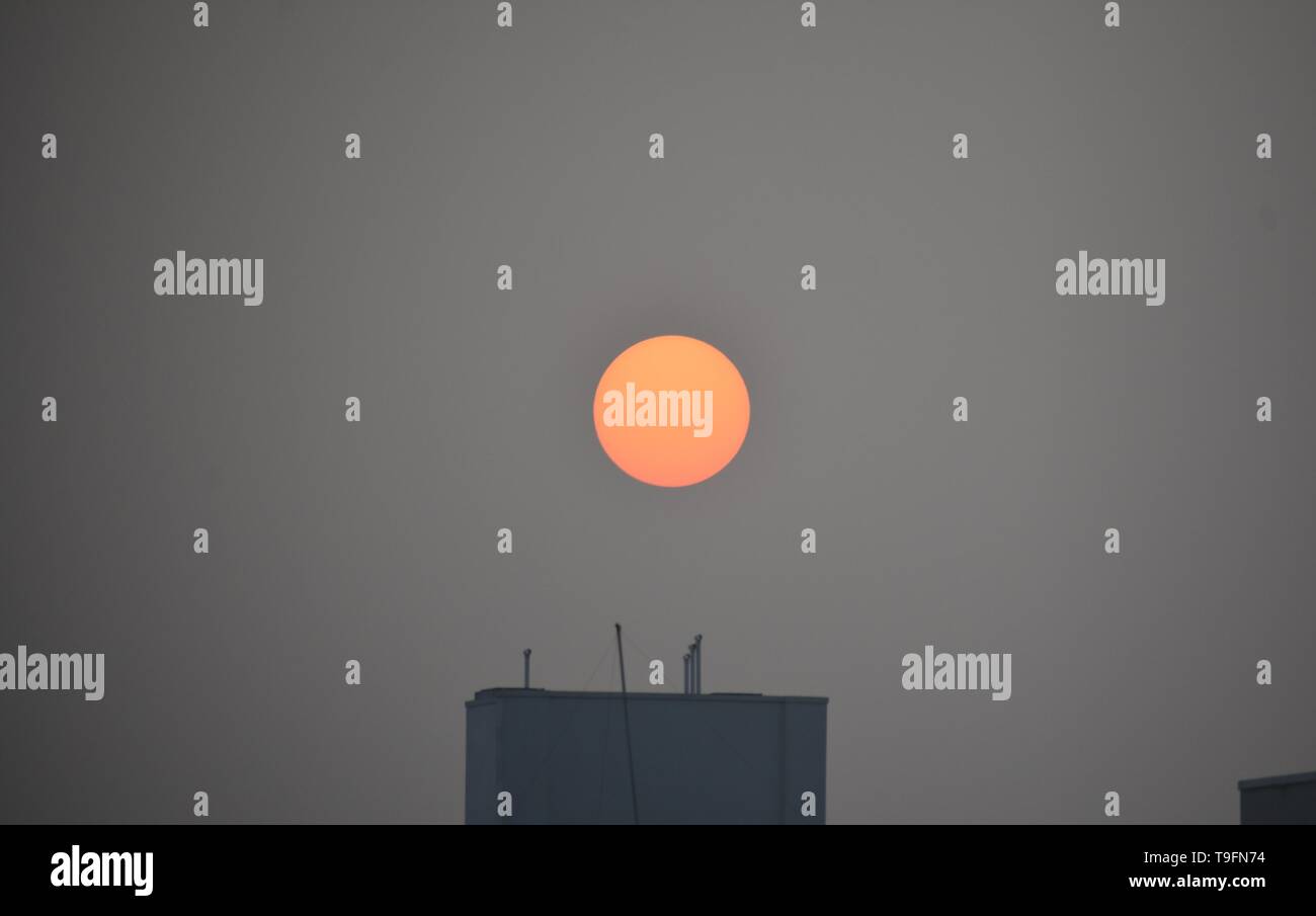 Beautiful ray of rising sun hi-res stock photography and images - Alamy
