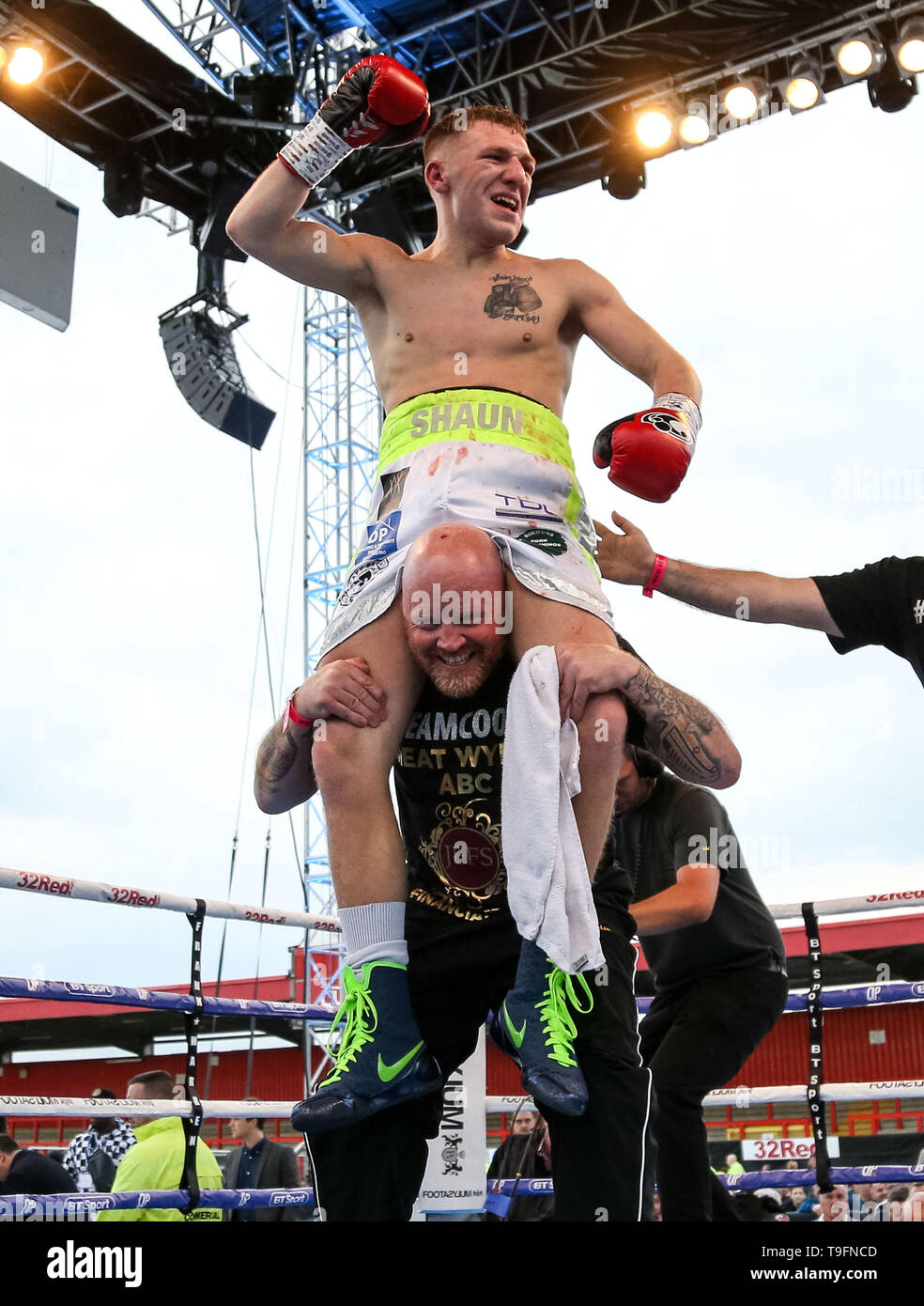 Boy Jones Jr is beaten by Shaun Cooper during their WBO Youth ...