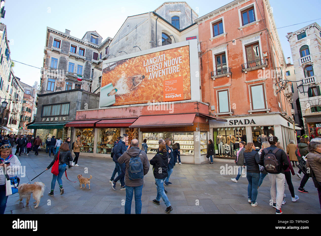 Damp streets hi-res stock photography and images - Alamy