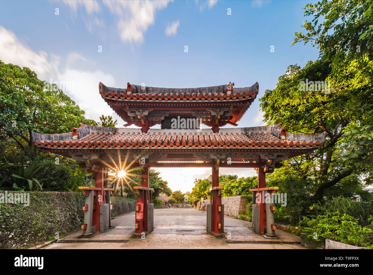 Shureimon gate shuri castle hi-res stock photography and images - Alamy