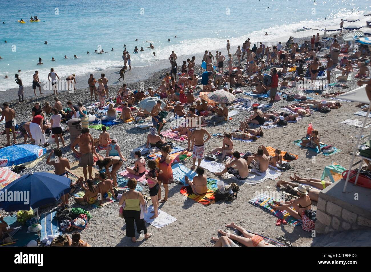 Nice beach france crowd hi-res stock photography and images - Alamy