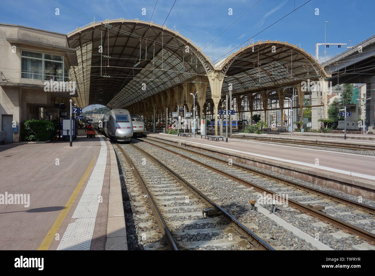 Nizza, Bahnhof - Nice, Train Station Stock Photo - Alamy
